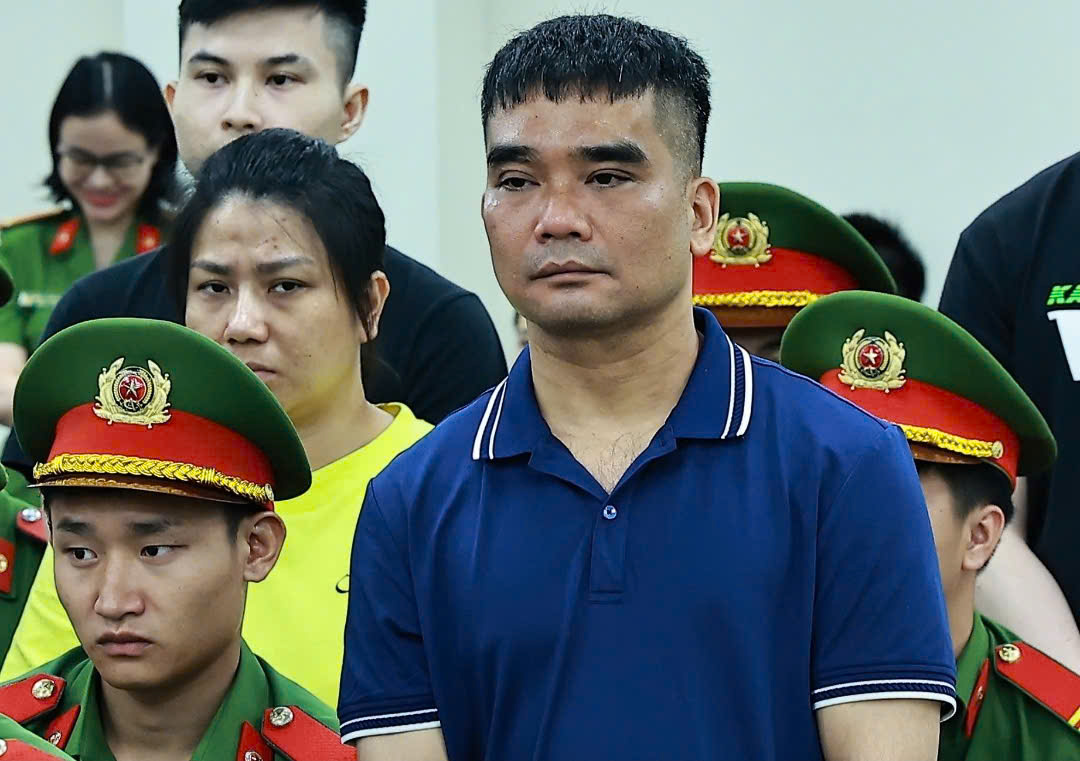 Một cựu công an dùng xe ôtô biển xanh chở ma túy bị Viện kiểm sát đề nghị tử hình